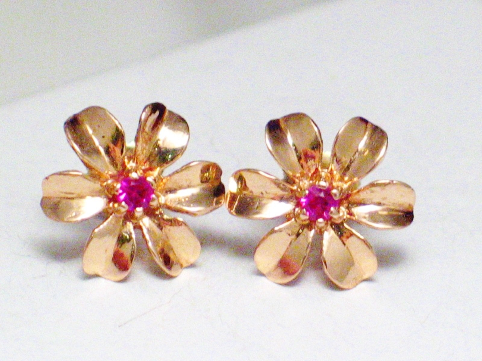 Earrings - Silver & Gold Earrings Pre-owned to New Overstock at Deep ...